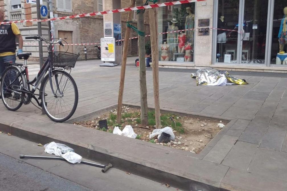 Ucciso a colpi di stampella, il male che va messo a nudo Ucciso a colpi di stampella, il male che va messo a nudo
