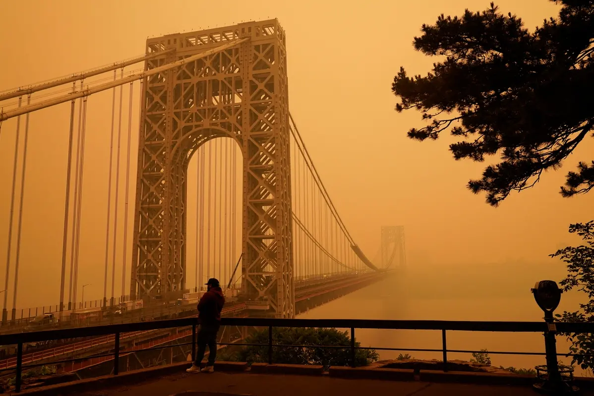 Incendi In Canada New York Avvolta Da Fumo E Cenere Aria Malsana è