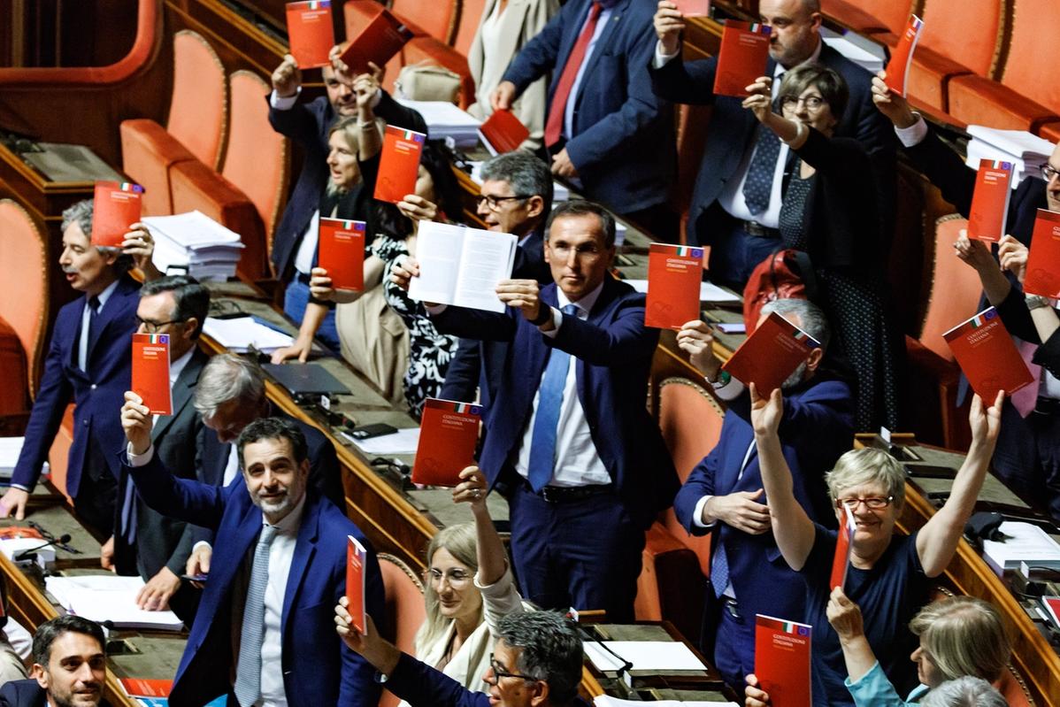 Premierato, primo sì al Senato. Le opposizioni “impugnano” la Costituzione